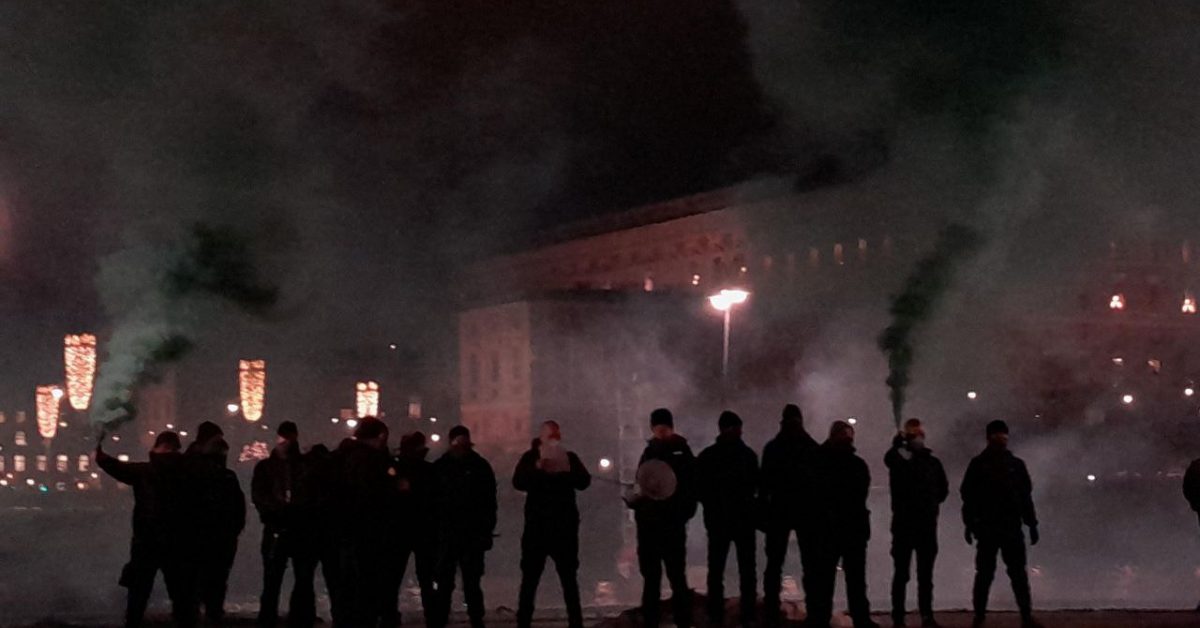 Oppdatert med film: Simon Lindberg talte i Stockholm | Frihetskamp